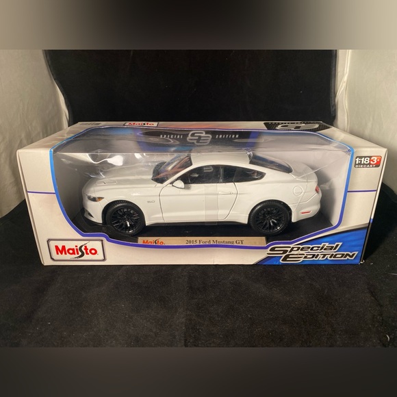 Maisto | Other | Maisto 25 Ford Mustang Gt Model Car Special Edition ...